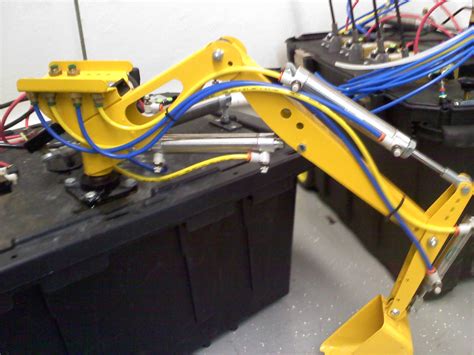 Using Arduino Uno To Power An Excavator Arm Via Xbox360 Ps3 Wii