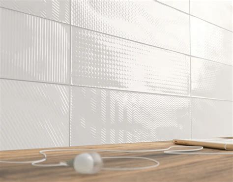 Gradient Ceramic Tile Center