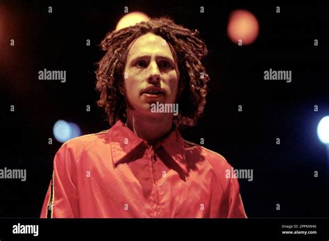 Zack De La Rocha 1993 Fotos Und Bildmaterial In Hoher Auflösung Alamy