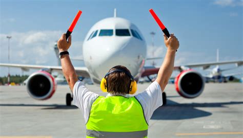 10 Marshalling Signals You Should Know Essential Pilot