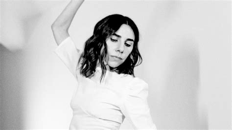 At A Crossroads Pj Harvey Went Back Home To Rekindle Her Imagination Wpr