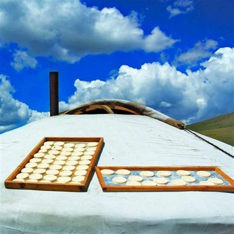 Stream Ааруул хурууд бэлтгэх уламжлалт арга болон шим идээ болох нь By Mongolian National Radio