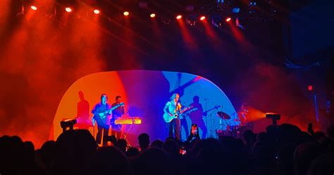 Show Review A Night Of Indie Bliss With Men I Trust And Tops