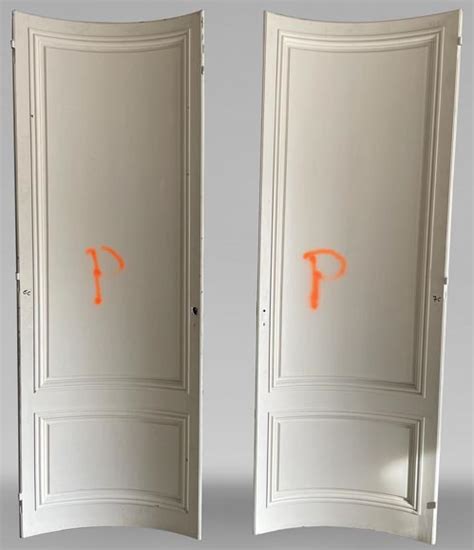 Series Of Ionic Pilasters In Sculpted And Painted Wood Paneled Rooms