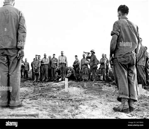 Marine Beerdigung Ww Ii Fotos Und Bildmaterial In Hoher Auflösung Alamy