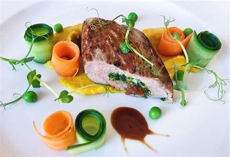 Рецепта за пълнено свинско бонфиле с крем от сладък картоф