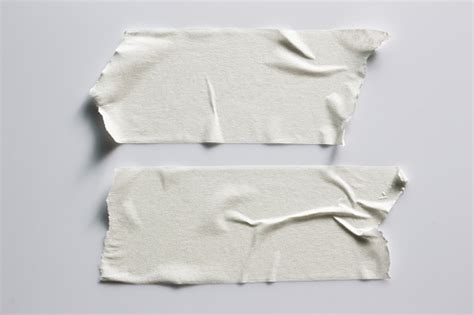 회색 배경에 흰색 테이프의 집합입니다 찢어진된 수평 및 다른 크기 흰색 스티커 테이프 접착제 조각 0명에 대한 스톡 사진 및