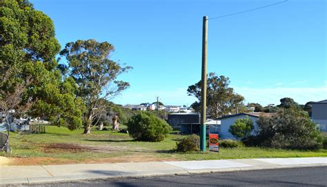 32 Bennett Street Bremer Bay Wa 6338 Domain