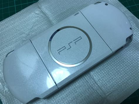 Sony Psp 3000 Slim Pearl White Video Gaming Video Game Consoles