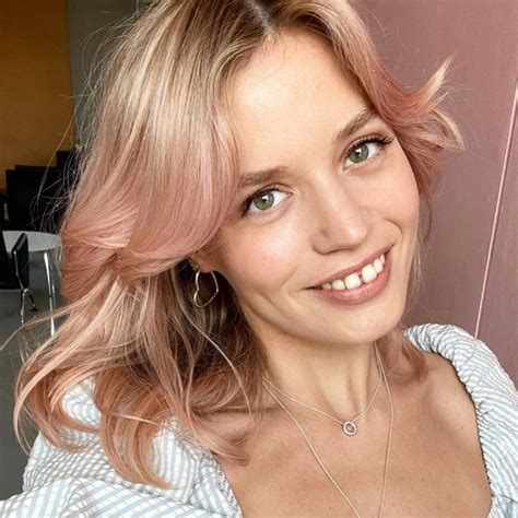 Curtain Bangs Hairstyles That Are Must Try This Season