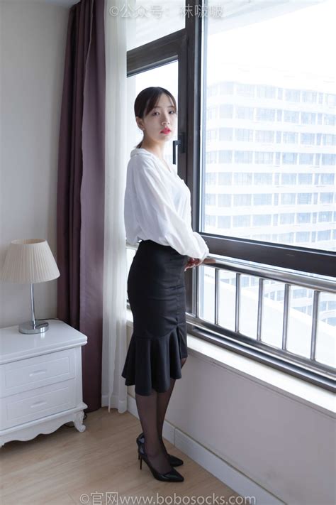 [bobosocks袜啵啵]no 017 小甜豆 Ol制服、高跟鞋、黑丝 131p 袜啵啵在线写真