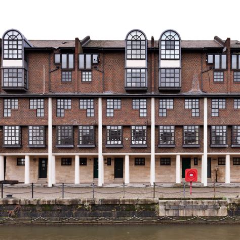 17 Postmodern Buildings Join Uks Listed Building Register