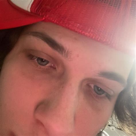 Pin By 🍋‍🟩🎱🍒🥥 On Chris🧡 In 2024 Chris Triplets Profile Wallpaper