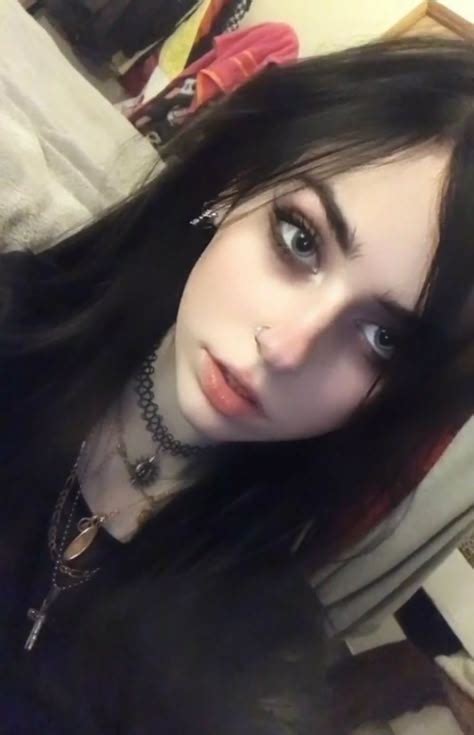 Jaavieraa🤍🌸 Adlı Kullanıcının Maquillaje Panosundaki Pin Portre