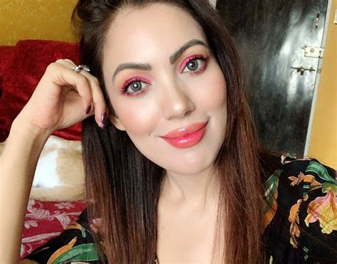 Munmun Dutta Looks Sexy In Floral Print