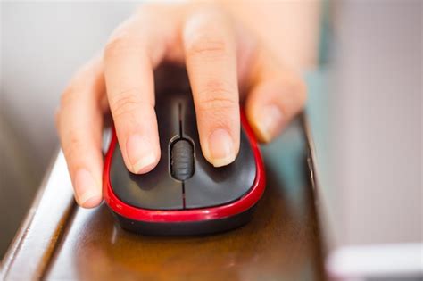 Premium Photo Girl Hand Hold Using Mouse