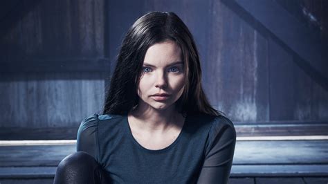 Siren Tv Series 2018 2020 Backdrops — The Movie Database Tmdb