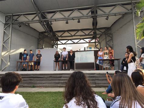 Les 10 Secondes Du Lycée Blaise Pascal Se Sont Défiées Dans Un Trivial