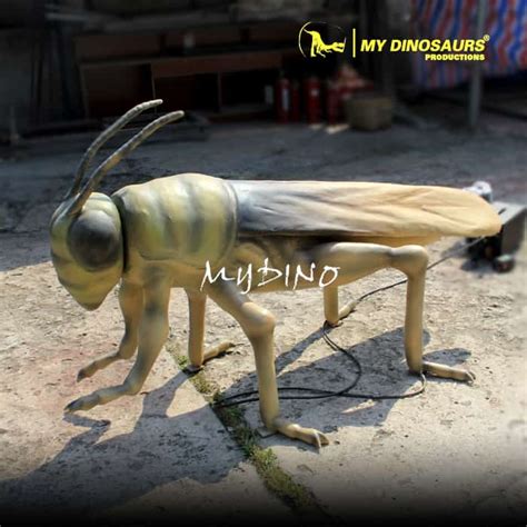 Botanical Garden Landscape Oversize Robotic Grasshopper