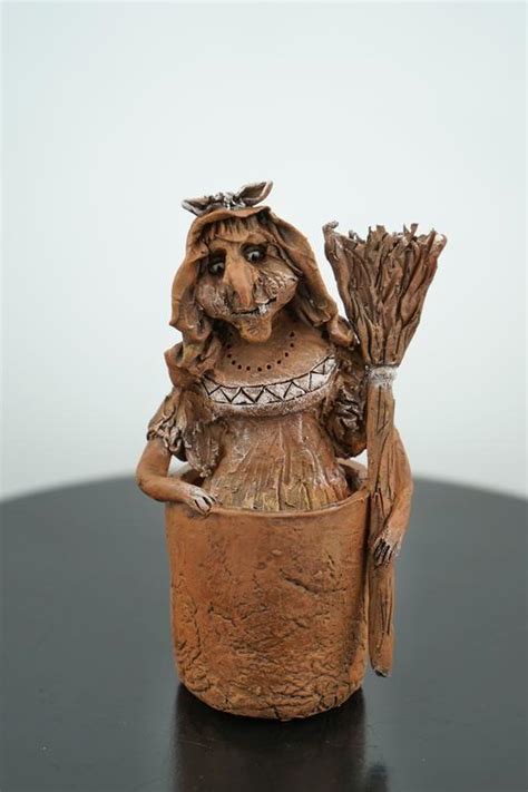 Баба яга в ступе статуэтка подарок сувенир — цена 244 грн в каталоге Статуэтки Купить товары для