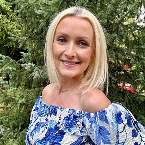 Follow Along If You Get It Being A Woman In Your 40s And 50s Is Quite