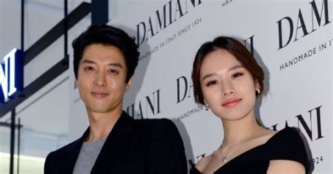 이동건·조윤희 결혼 3년 만에 협의 이혼양육권은