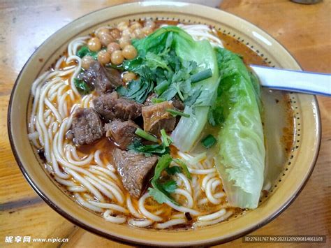 红烧牛肉面摄影图 传统美食 餐饮美食 摄影图库 昵图网