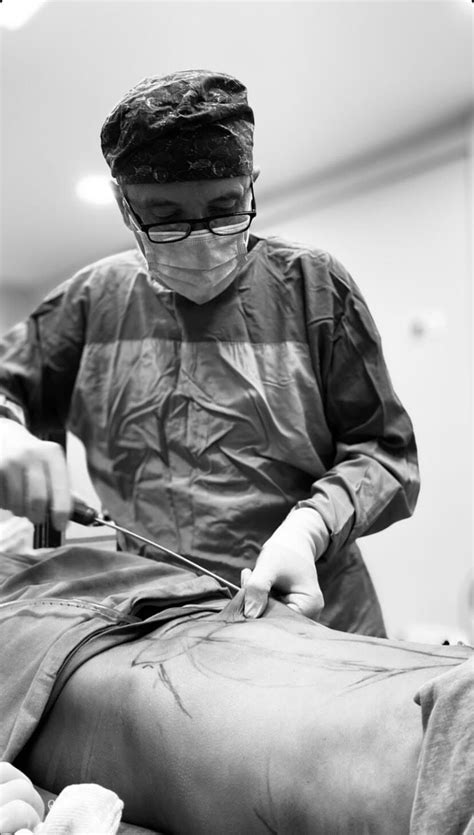 Dr Reza Khash On Linkedin Operating Room Photo