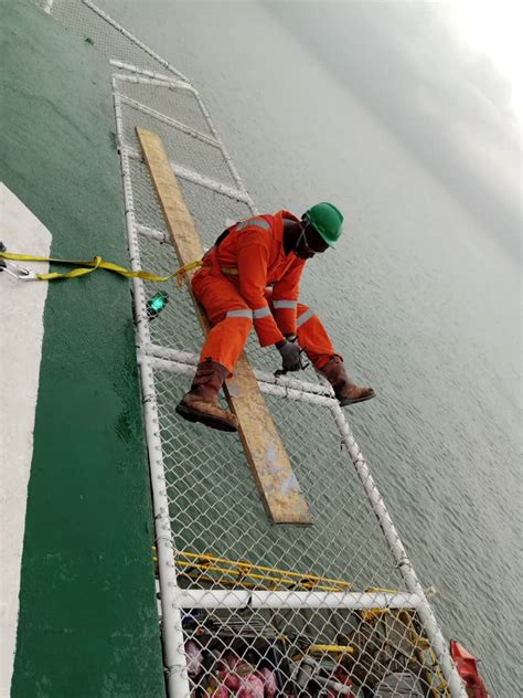 Helideck Perimeter Net Replacement