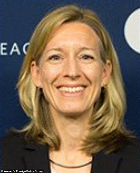 Cia Agent Unmasked By Tulsi Gabbard Has Deep State Ties To Trump