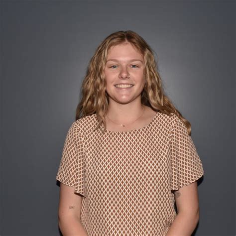 Ella Knowles Century 21 Mcleods Broken Hill Au