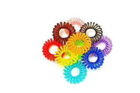 色彩多彩的螺旋 Elastic 毛发领带发带头发持有者女性化松紧带白色马尾辫紧固件橡皮团体高清图片下载 正版图片322146384 摄图网