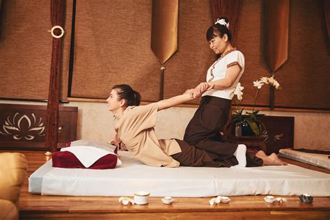 Massage Thaïlandais à Paris 1 Traditionnel Huile Pochons