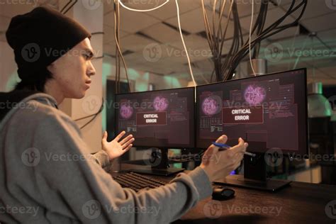 critical error warning message on computer screen unsuccessful database hacking cyberattack