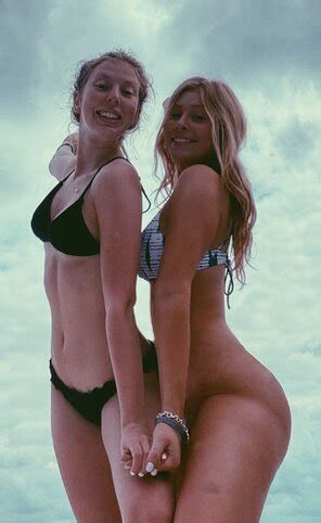 Bikini Bottomless Porn Photos