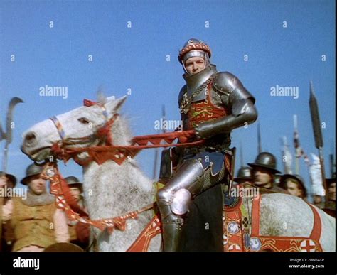 Londonuk Laurence Olivier As Henry V In A Scene At The Siege Of