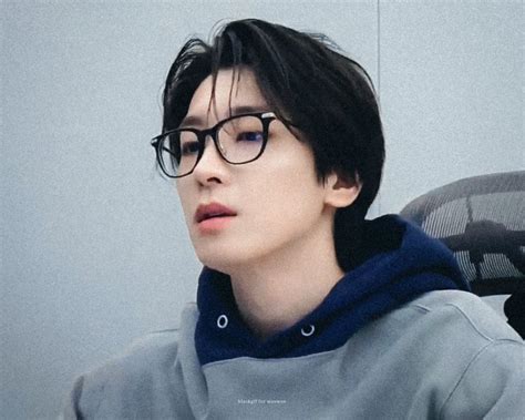Seventeens Wonwoo Has Netizens In Awe Of His Visuals During A Simple
