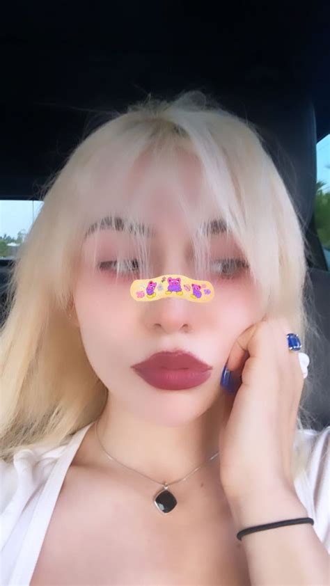 Pin De Mandy Em Ava Max