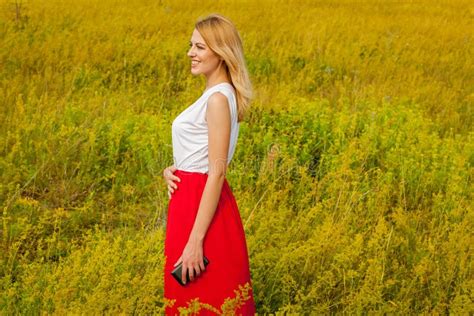 Girl Posing In A Field With Flowers Stock Image Image Of Fresh