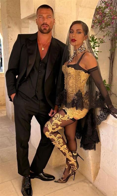 Anitta Clarifies Relationship Status With Simone Susinna