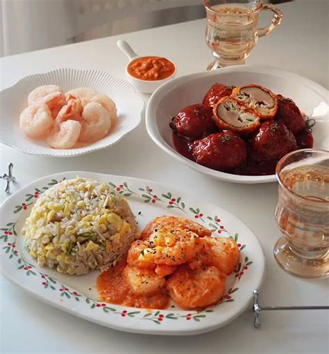 광고 사옹원 신제품이 출시되었어요 👉👉로제크림새우과 고기듬뿍표고선 🍤 새우로제크림의 맛없없 조화 말해뭐해 무조건 맛있지 통통한 새우와 쫀득바삭한 식감까지 맛있어요