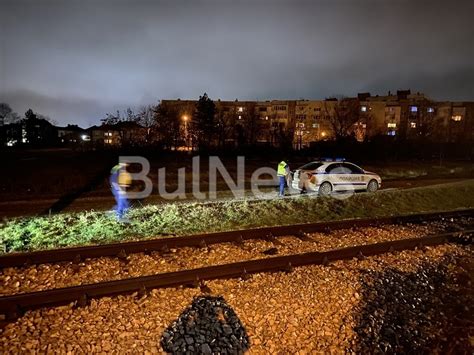 Извънредно Човек загина под товарен влак във Враца снимки