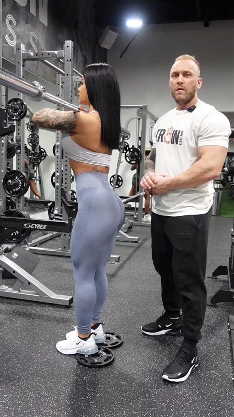 ONE OF MY FAVORITE EXERCISES TO GROW MY QUADS Barbell Workout Squat Workout Workout