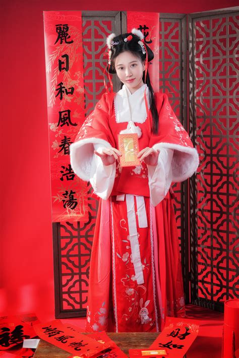年年nnian写真合集下载｜制服汉服泳装多风格图集【127套39gb无水印】 套图猫