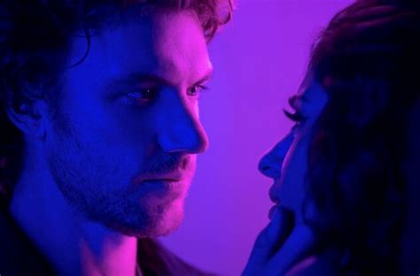 Netflix Wilde Liebesbotschaften Sex Life Darsteller Auch Hinter Der