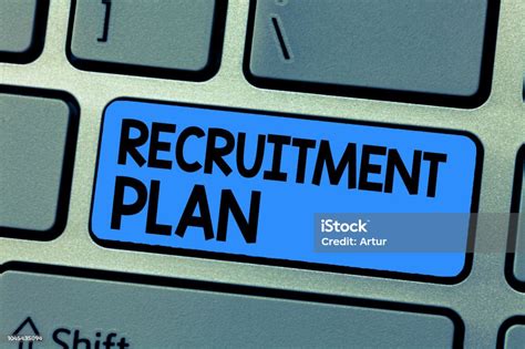 채용 계획을 보여주는 텍스트 기호 작업을 종료 하는 때 그것을 사용 하려면 돈을 절약 하는 개념적 사진 개발에 대한 스톡 사진 및 기타 이미지 Istock