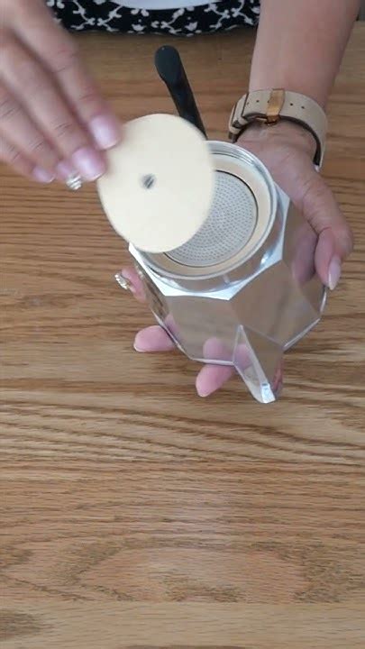 How To Use Filter Paper On Moka Pots Youtube
