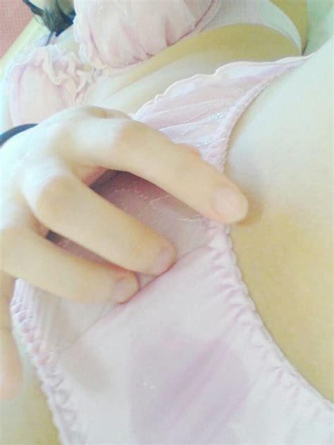 清楚なお嬢様風の女子大生 年 歳がTwitterエロ垢でピンク色のおま こくぱぁ自撮り みんくちゃんねる