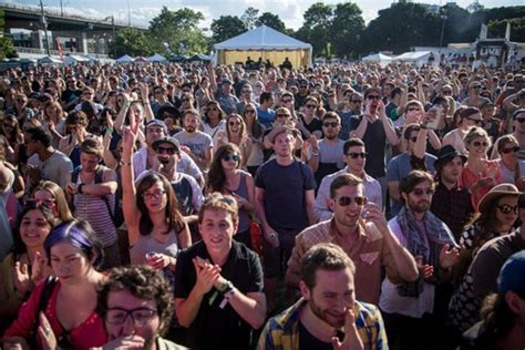 Toronto Urban Roots Fest Brings A Crowd To Fort York