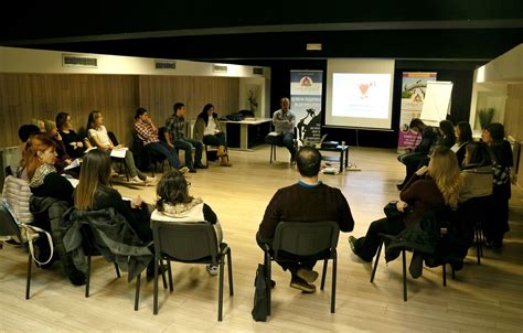 РЕФЛЕКСИЈА за учесниците на обуката за Емоционална интелигенција 🔍 📚 Учесниците со себе денес ги